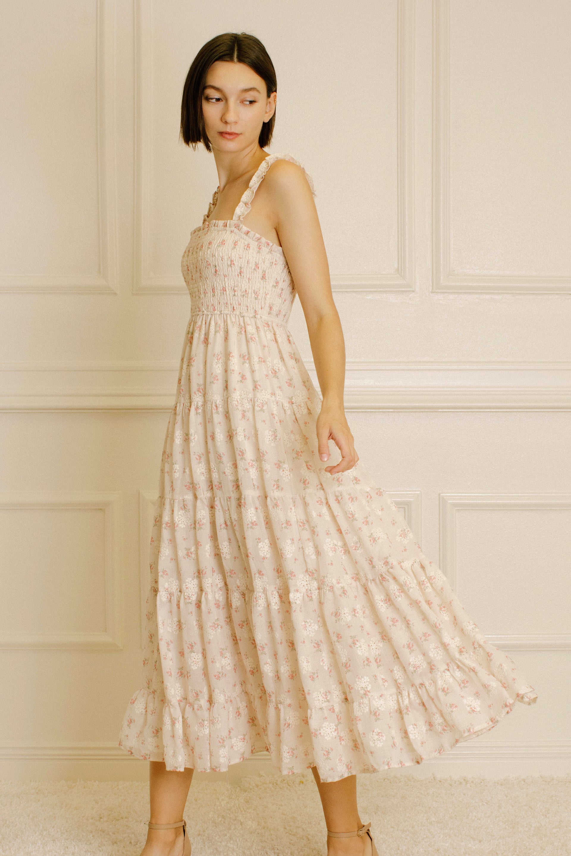 Amelia Floral Eyelet Midi Dress – Sweet en Forme